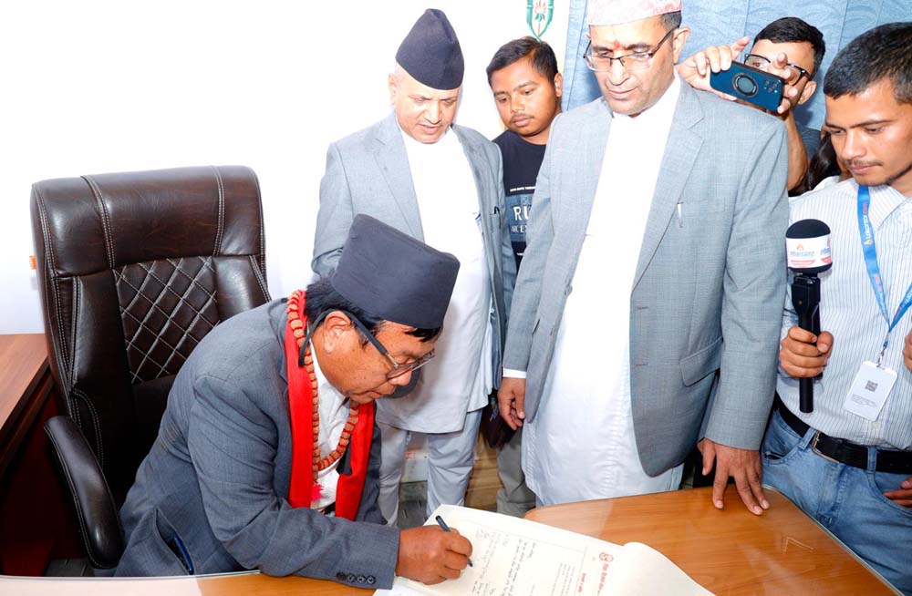 टोपबहादुर रायमाझी कारागार फर्किए - Chandrasurya Wani